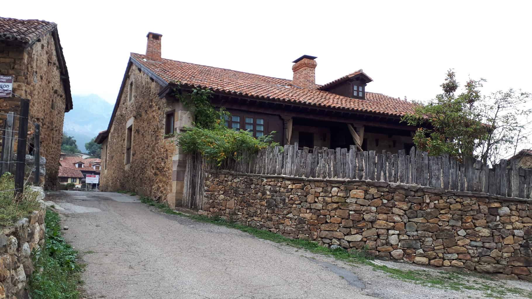 Mogrovejo. Ruta Bajo los Picos | Descubre la magia de Liébana